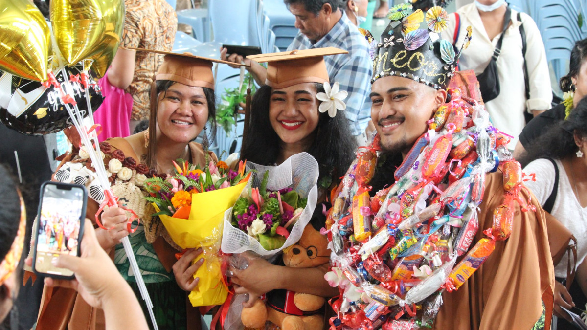 USP Samoa Campus celebrates over 200 students at graduation ceremony ...