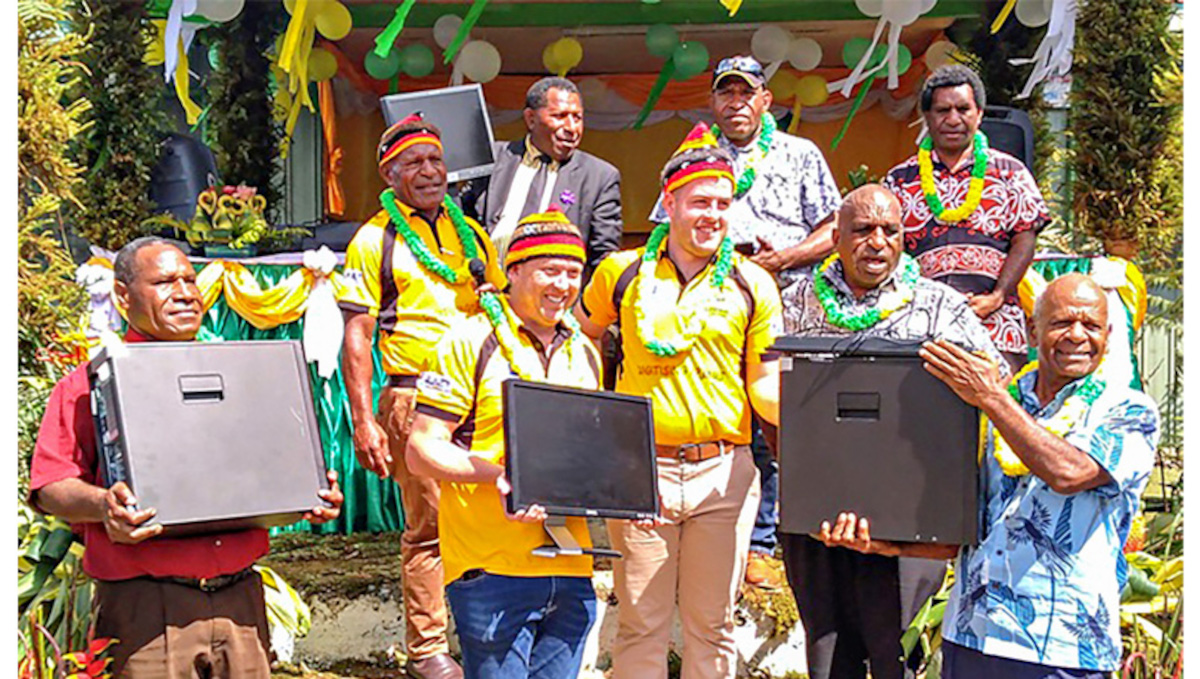 Primary schools receive donated computers - Education News PNG