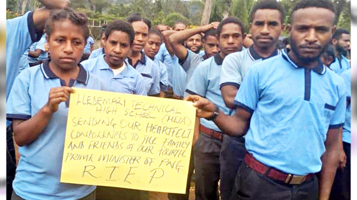 Students in Hela pay tribute to Late Sir Rabbie - Education News PNG