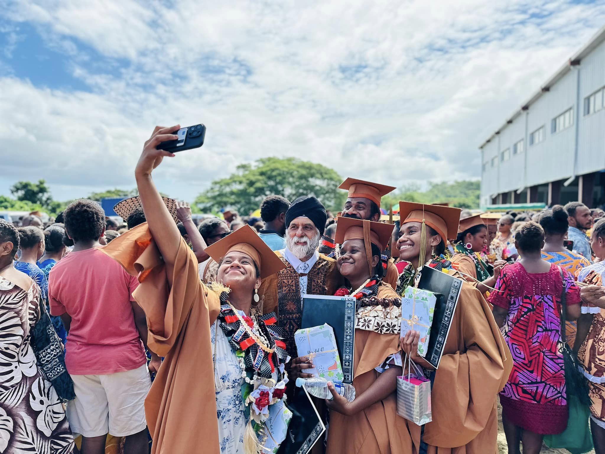 Vanuatu graduates commended for their resilience - Education News PNG